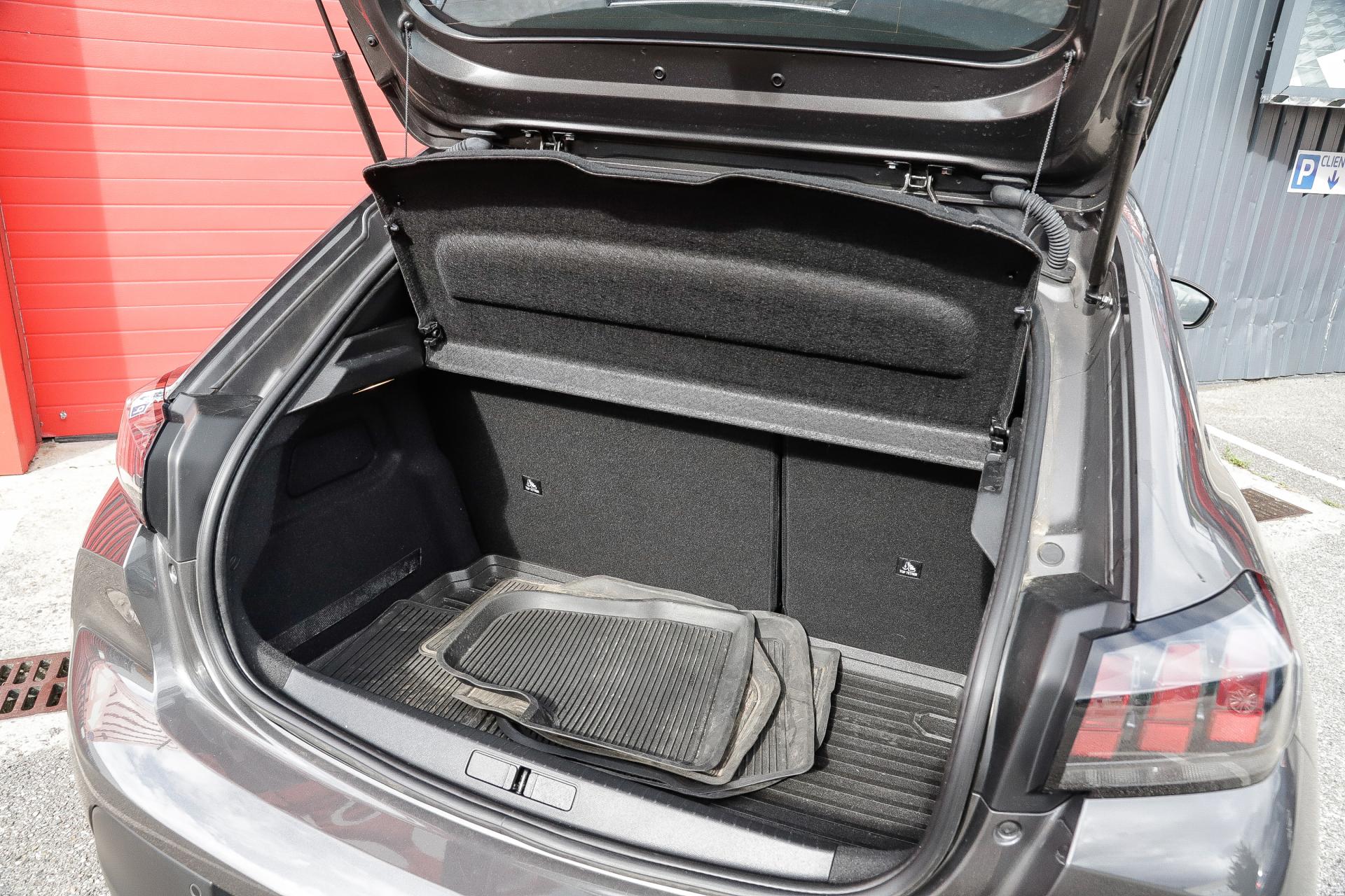 SITBON AUTOMOBILES - PEUGEOT-208-1.2i PureTech 100 Active 1ERE MAIN CARPLAY CLIMATISATION ...